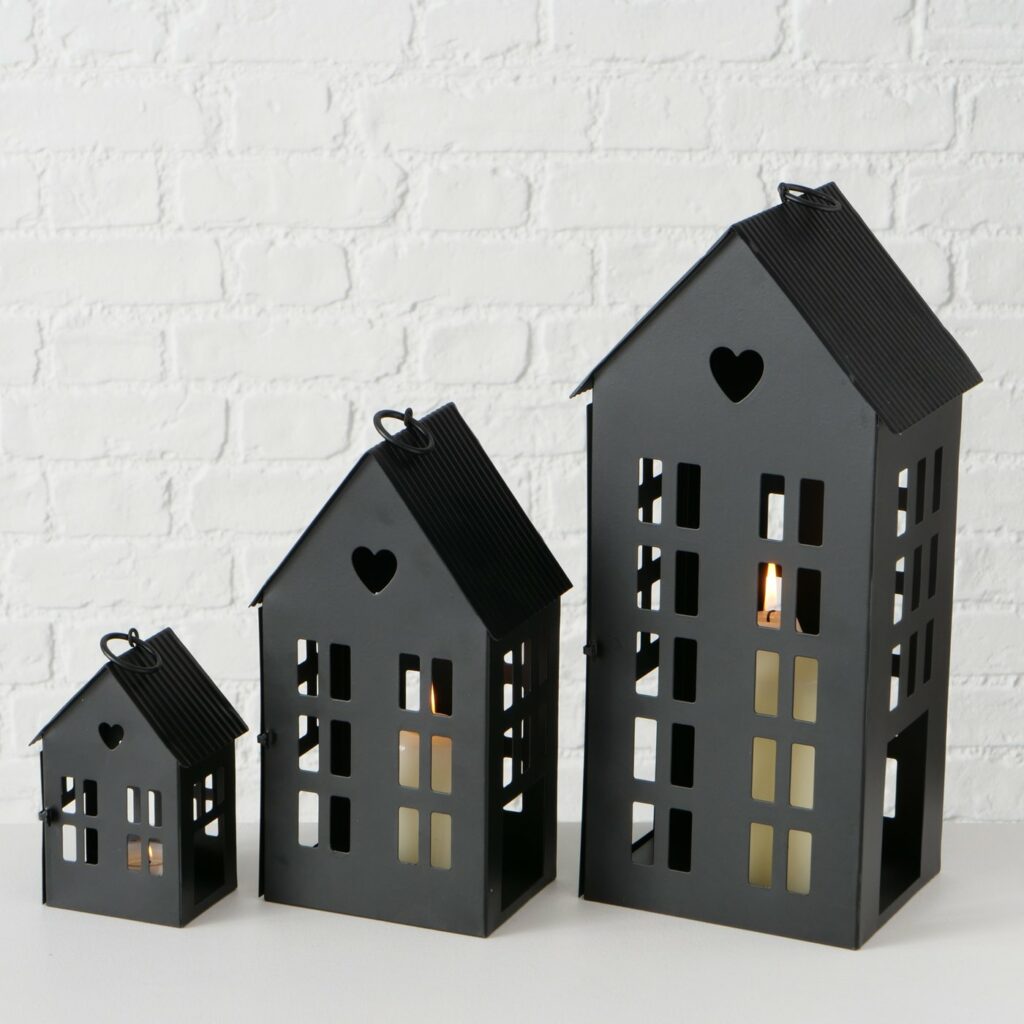 Lichthaus / Laterne / Haus mit Herz, Metall schwarz